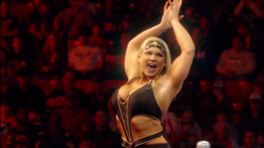 Beth Phoenix: Age, Height, Weight, Husband, Net Worth, Family, Injury Details, Tattoo, and Other ...