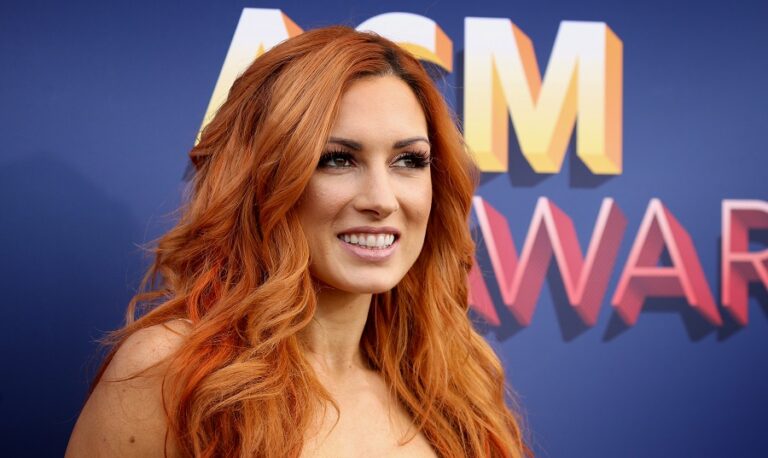 Becky Lynch: Age, Height, Weight, Husband, Net Worth, Family, Injury ...