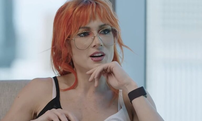 Becky Lynch: Age, Height, Weight, Husband, Net Worth, Family, Injury ...