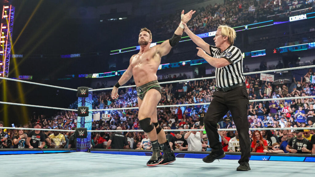 LA Knight: Age, Height, Weight, Wife, Net Worth, Family, Injury Details ...