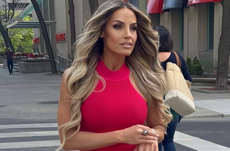 Trish Stratus Accused Of Making Rooms For WWE Divas Like The Bella Twins